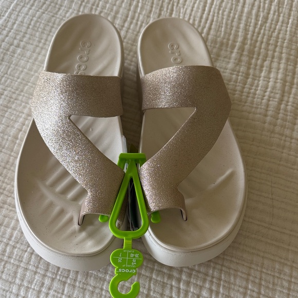 CROCS | Shoes | Nwt New Crocs Metallic Sandals Cream And Gold Sz 9 ...